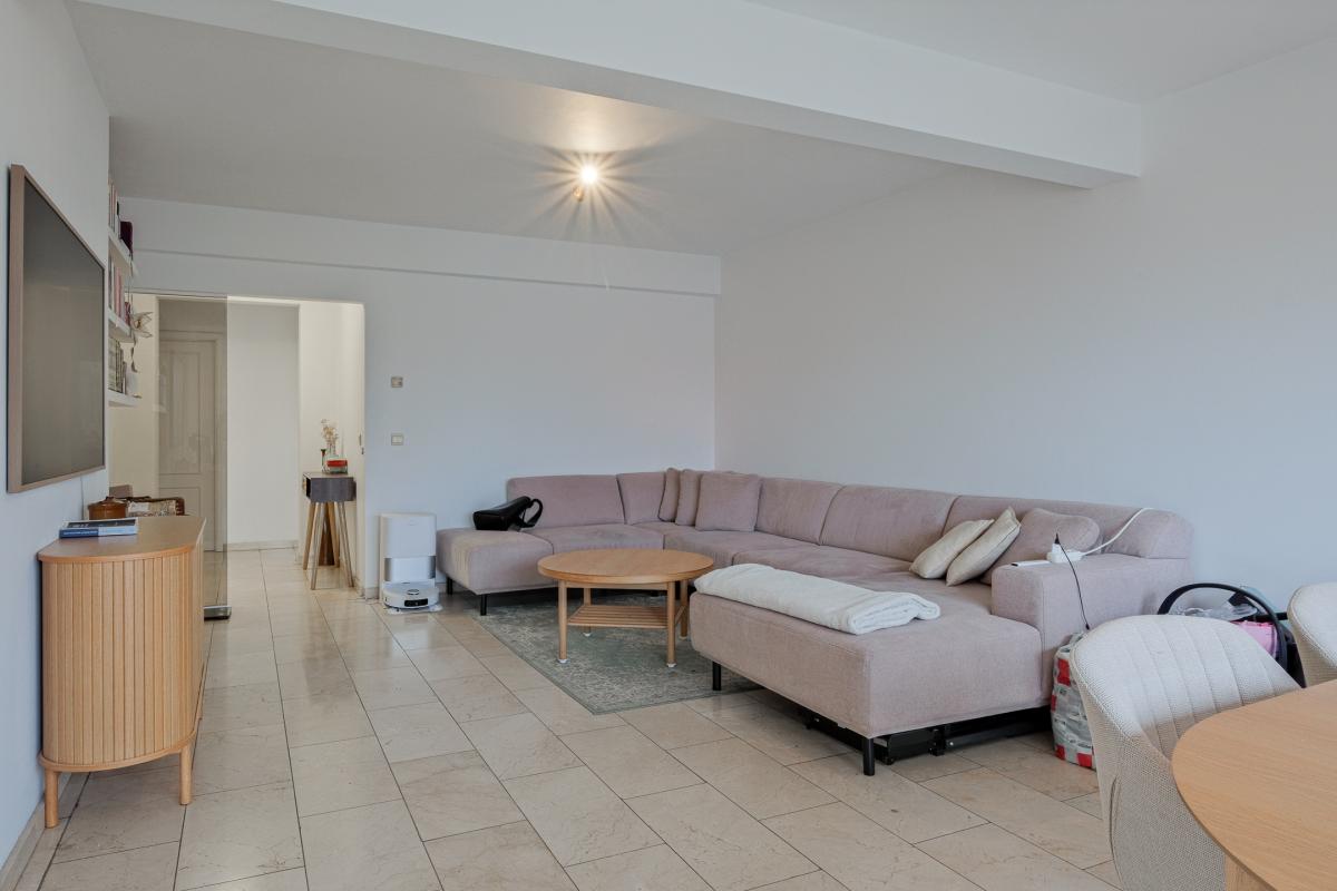 Molière/Pl.C.Meunier: 2-bedroom apartment, terrace + parking : Forest ...